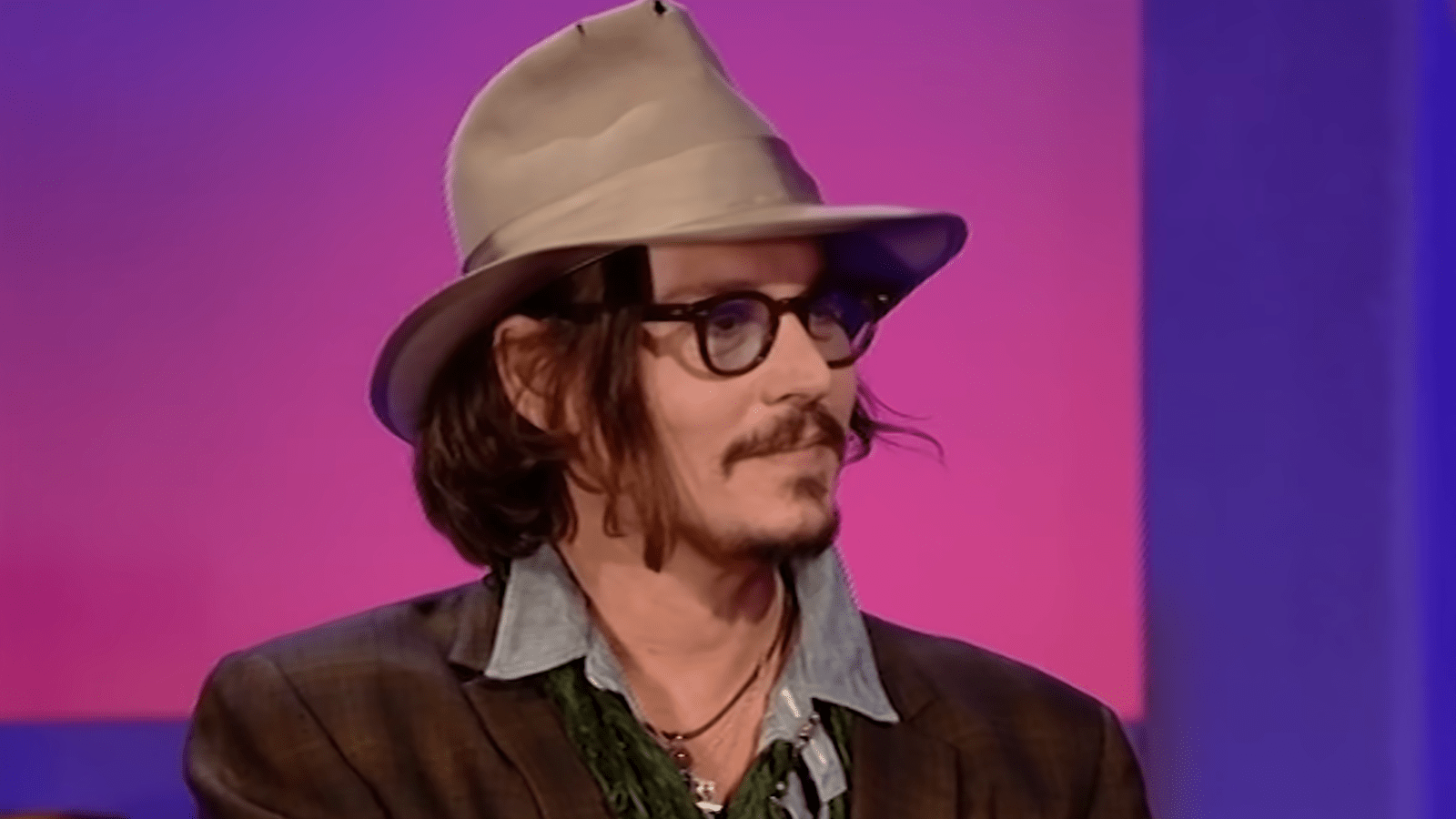 Johnny Depp Returns To Wearing Very Big Hats In New Image From His ...
