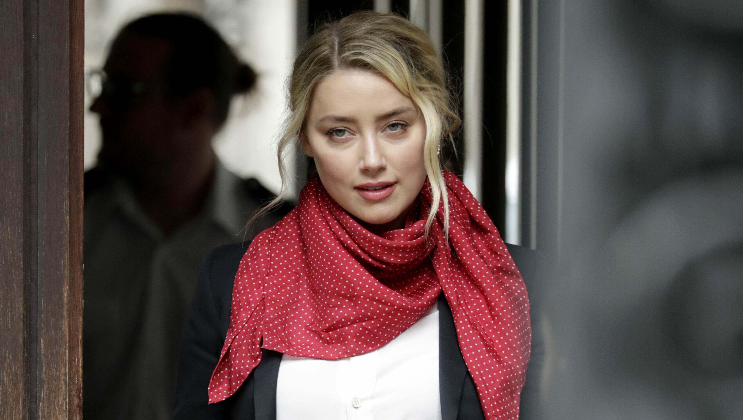 Amber Heard Claims Makeup Kit Shown in Court Was Not “The Exact One ...