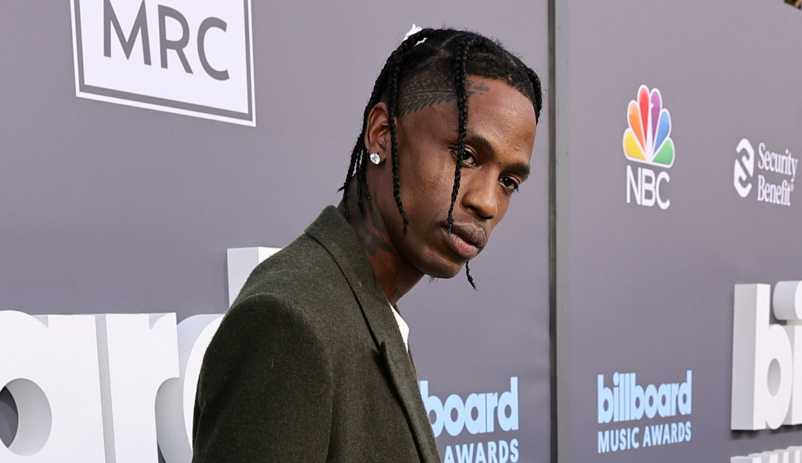 Travis Scott Emerges From Wilderness With Kylie Jenner on Red Carpet