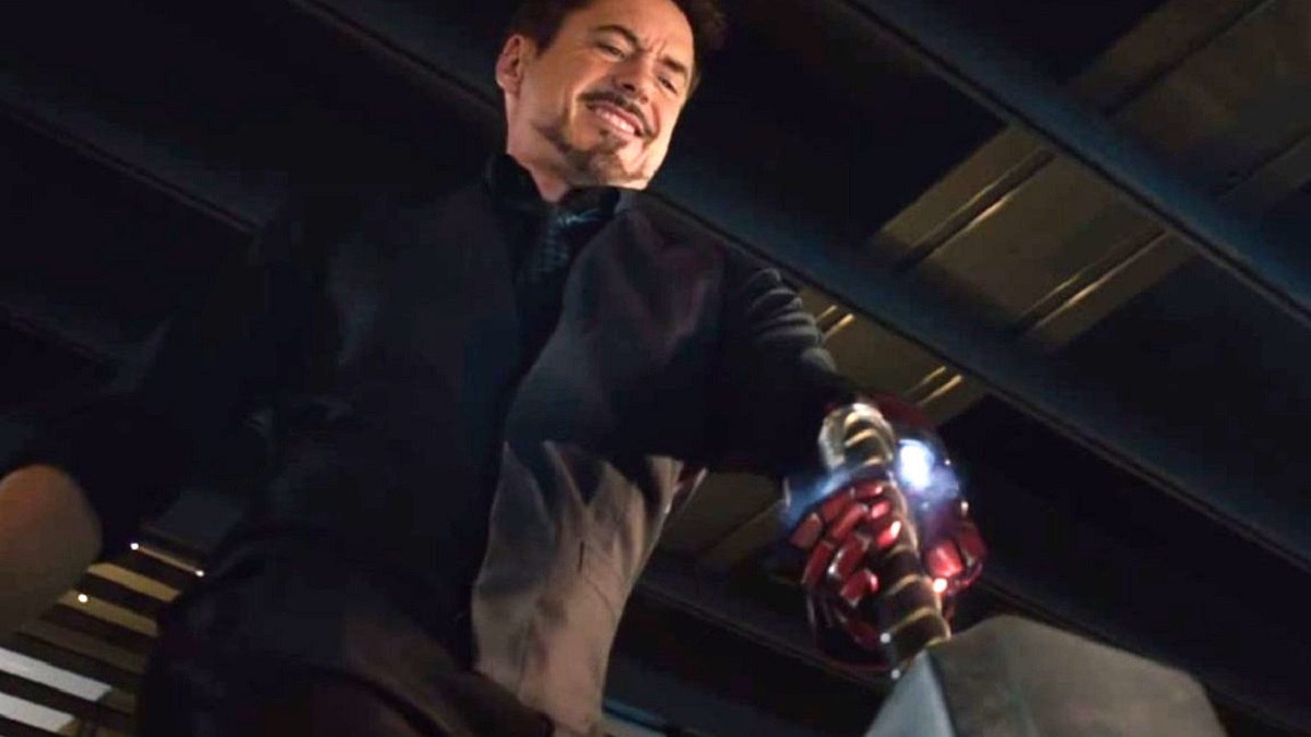 Fans Debate if Arrogant Narcissist Tony Stark Was Worthy of Mjolnir