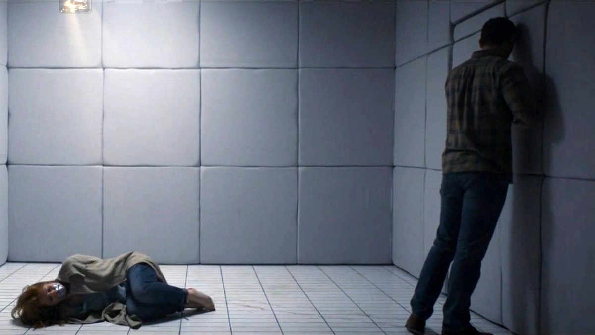 An Unbearably Intense Thriller Fails to Escape the Streaming Charts