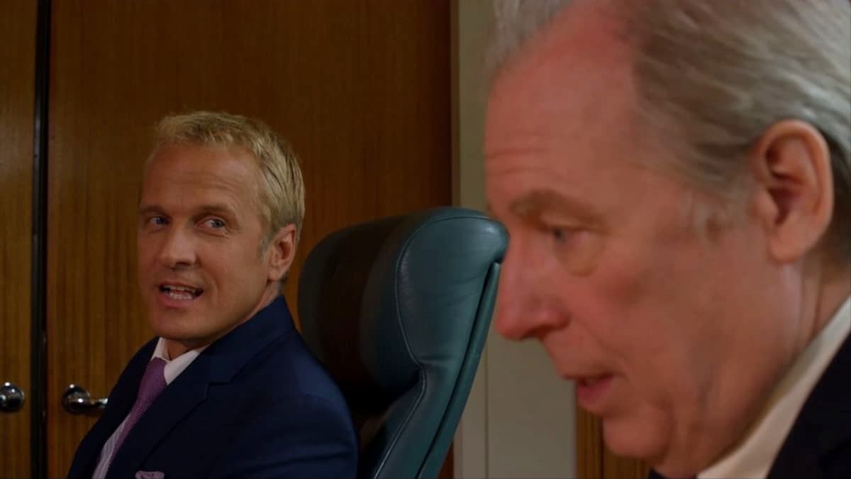 'Better Call Saul' vs. 'Breaking Bad' - Which Show is Better?