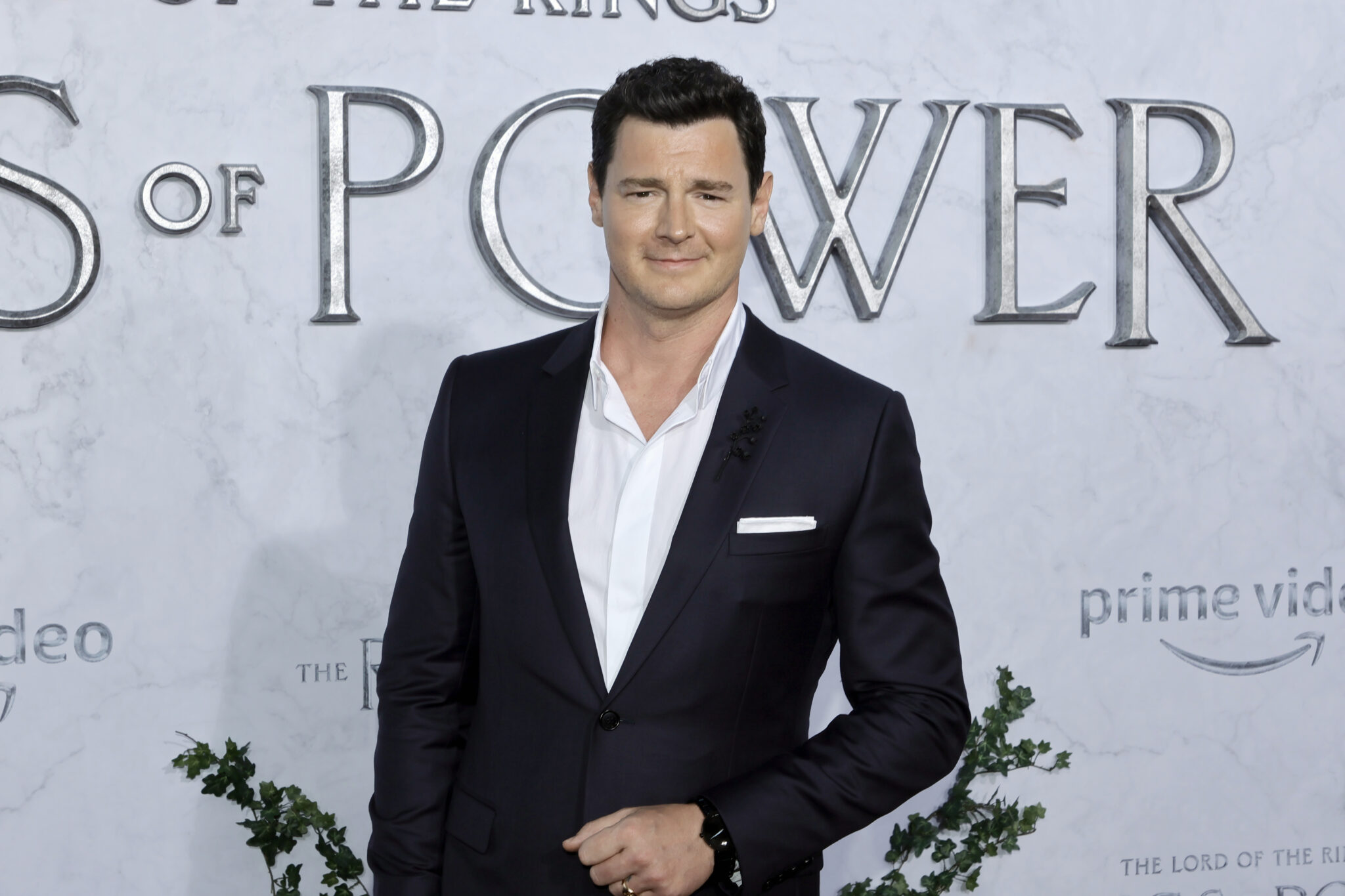 Who Is Benjamin Walker From 'The Rings of Power,' And Where Else Have ...