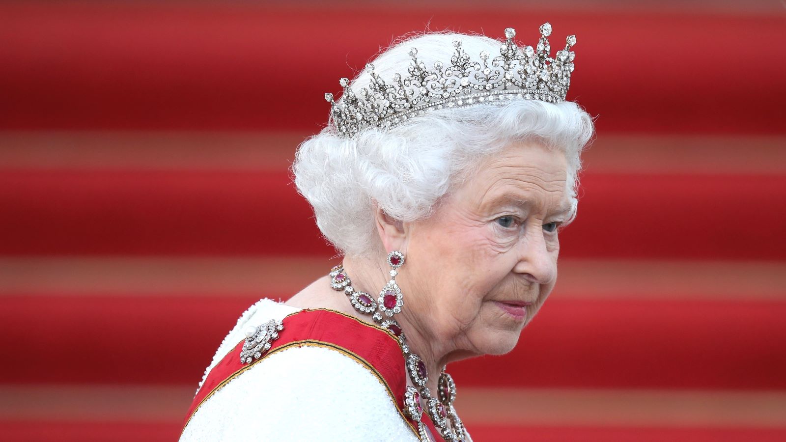 'The Crown' Pauses Filming Out of Respect for the Queen's Passing