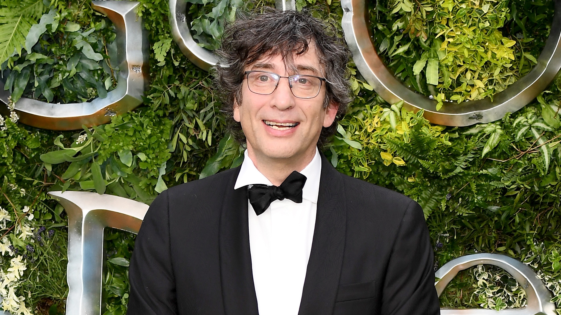 Latest ‘Rings of Power’ News: Neil Gaiman Keeps Up His Cheeky ‘Rings ...