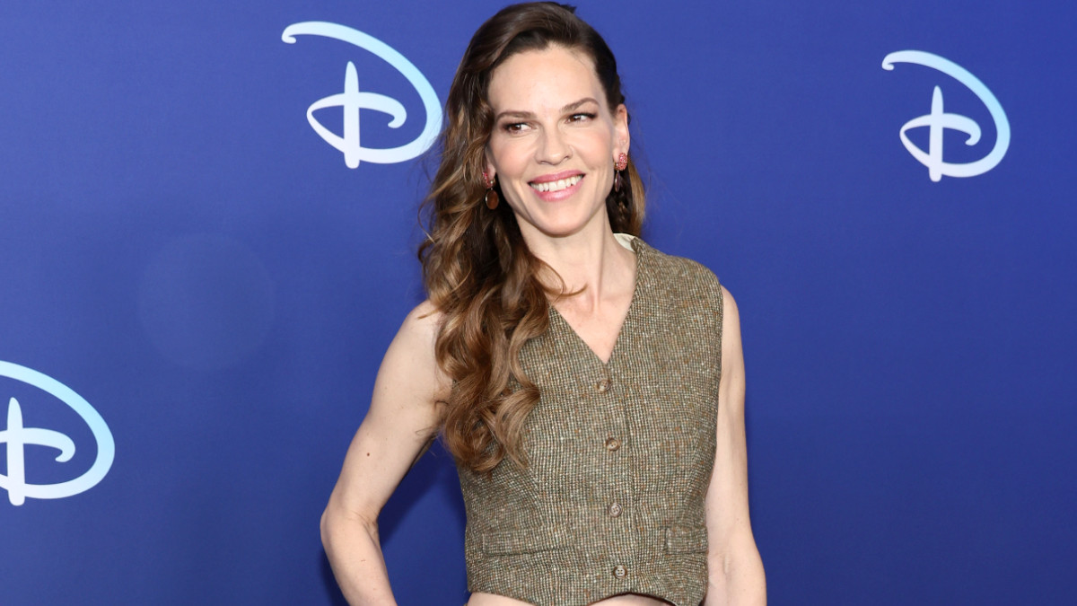 Hilary Swank Is Expecting Twins At Age 48