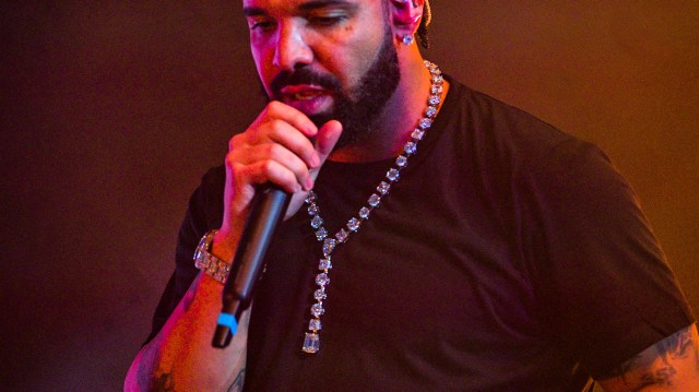 Drake’s Newest Jewelry Addition Sparkles With 42 Diamonds From Failed ...