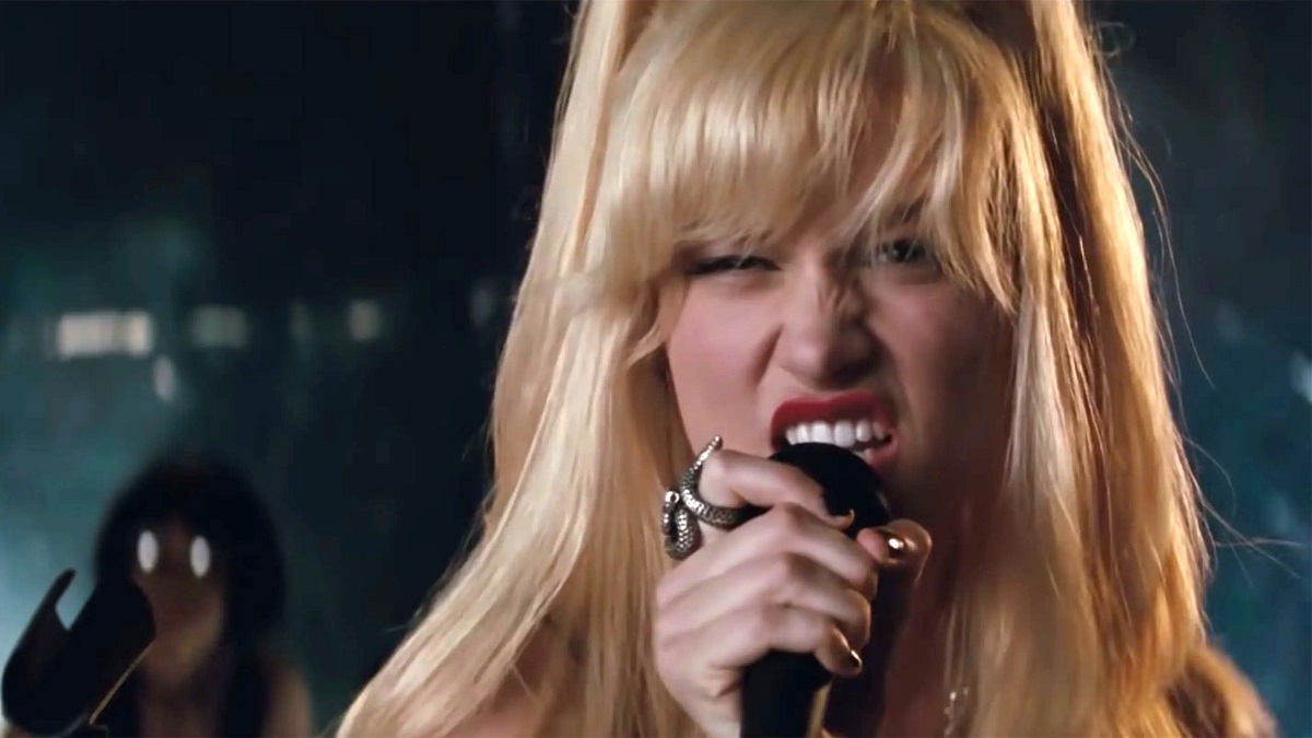 Brie Larson Brings the Cringe to a Backseat Road Trip Singalong