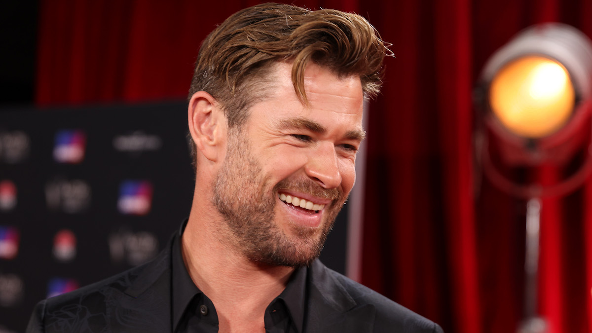 Chris Hemsworth Demands Recognition for His ‘Record-Breaking’ Cliff ...