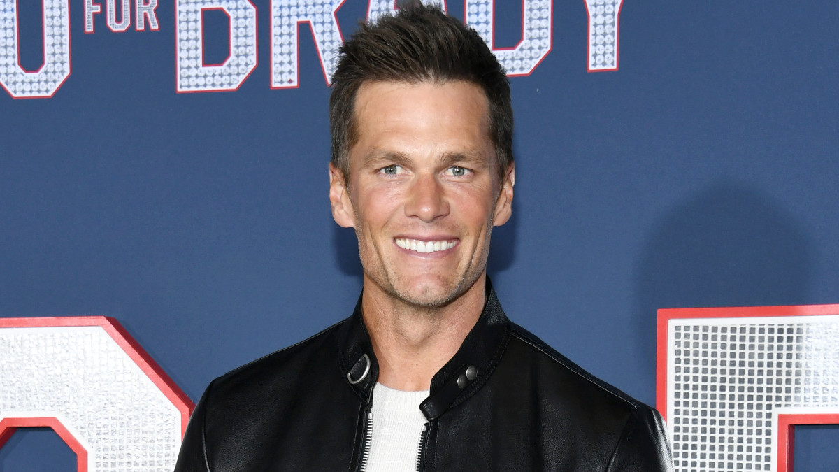 Tom Brady Has People Convinced He's Retiring To Win Gisele Back