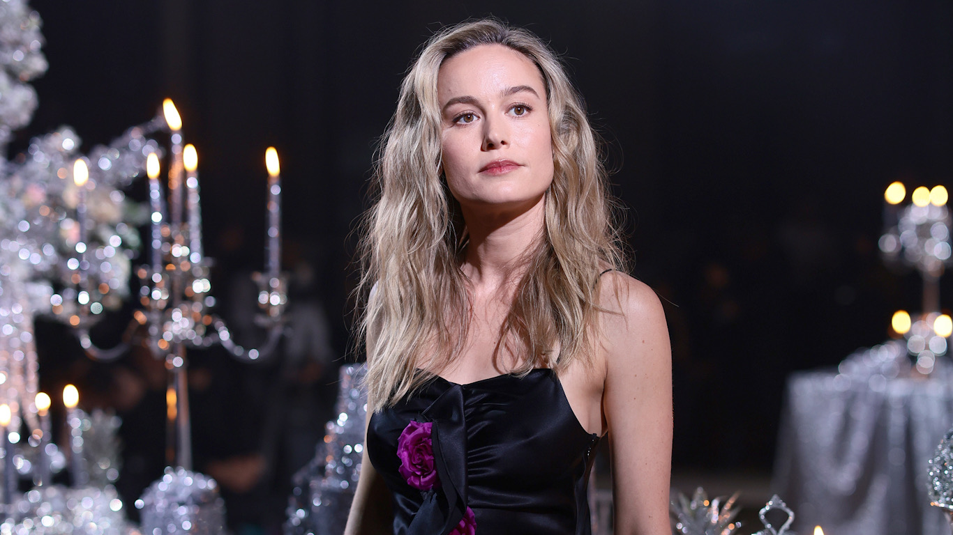 Brie Larson Has New Selfie Action That Has Fans Talking Crocs