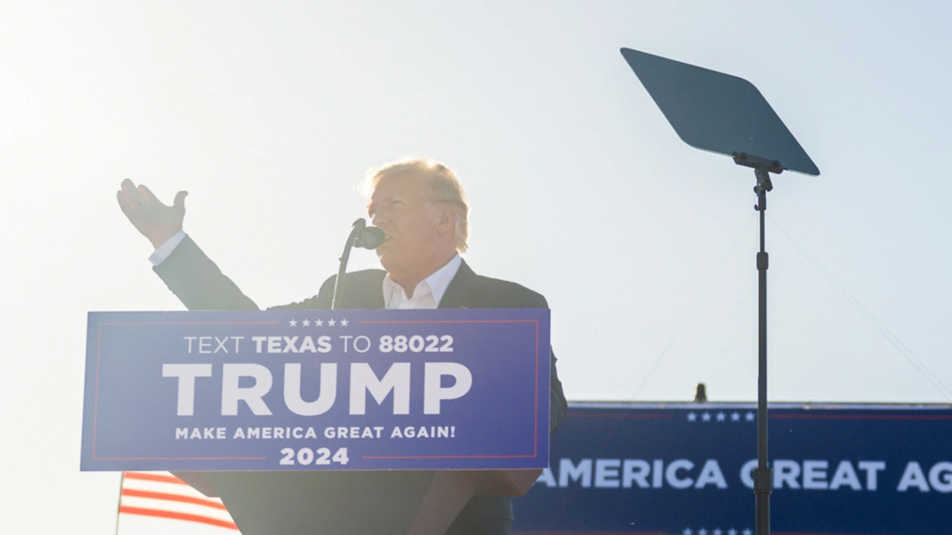 Donald Trump Gleefully Uses the ’N Word’ Under Camouflage of Discussing ...