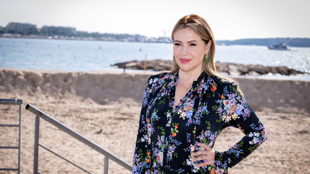 Alyssa Milano Raises Identity Theft Concerns After Refusing To Pay For ...