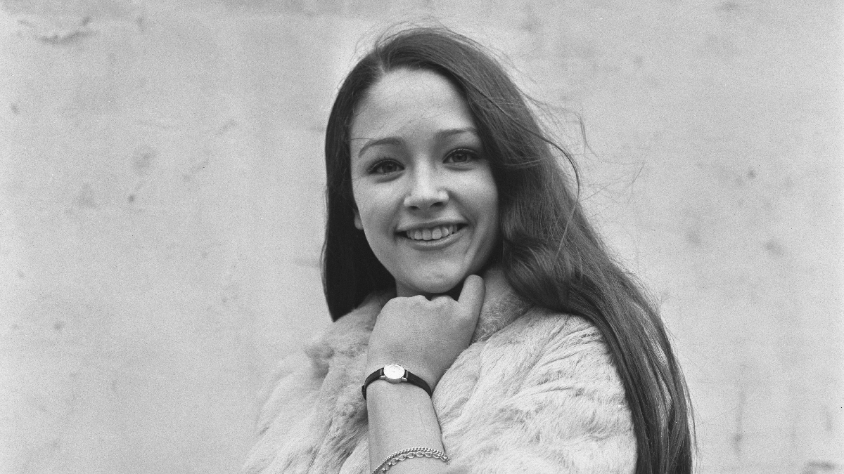 How Old Was Olivia Hussey When She Played Juliet?
