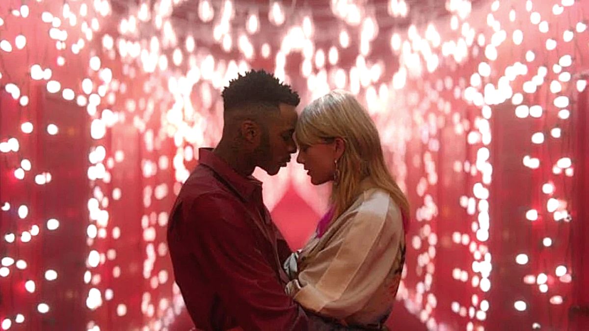 The 16 Best Taylor Swift Lyrics About Love