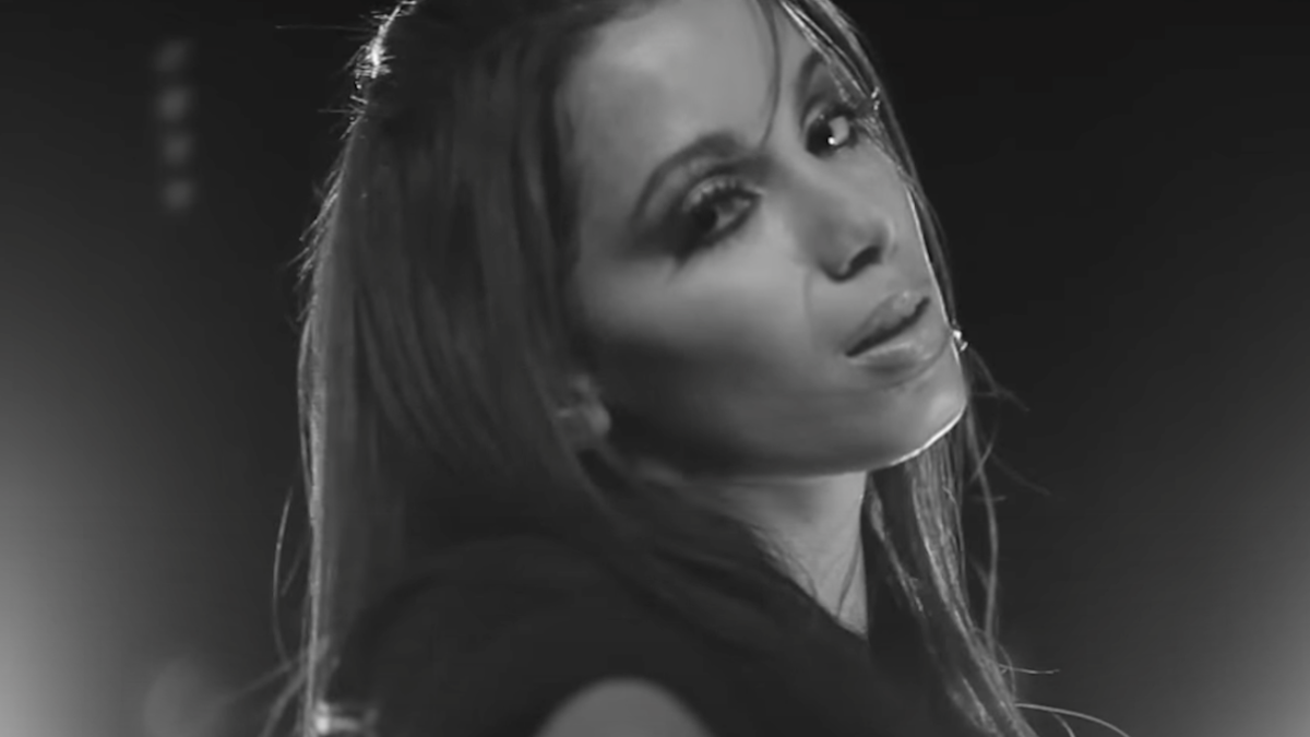 What Is Anitta’s Age and What Did She Look Like Before Surgery?