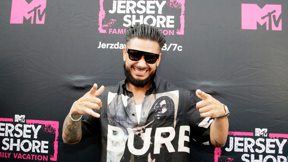 'Jersey Shore: Family Vacation': Twitter Shows Love to Pauly D for His "Romantic Gesture" During ...