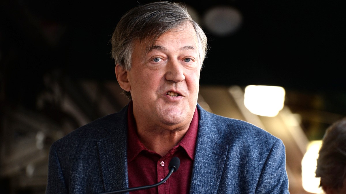 The 10 Best Stephen Fry Movies and TV Shows
