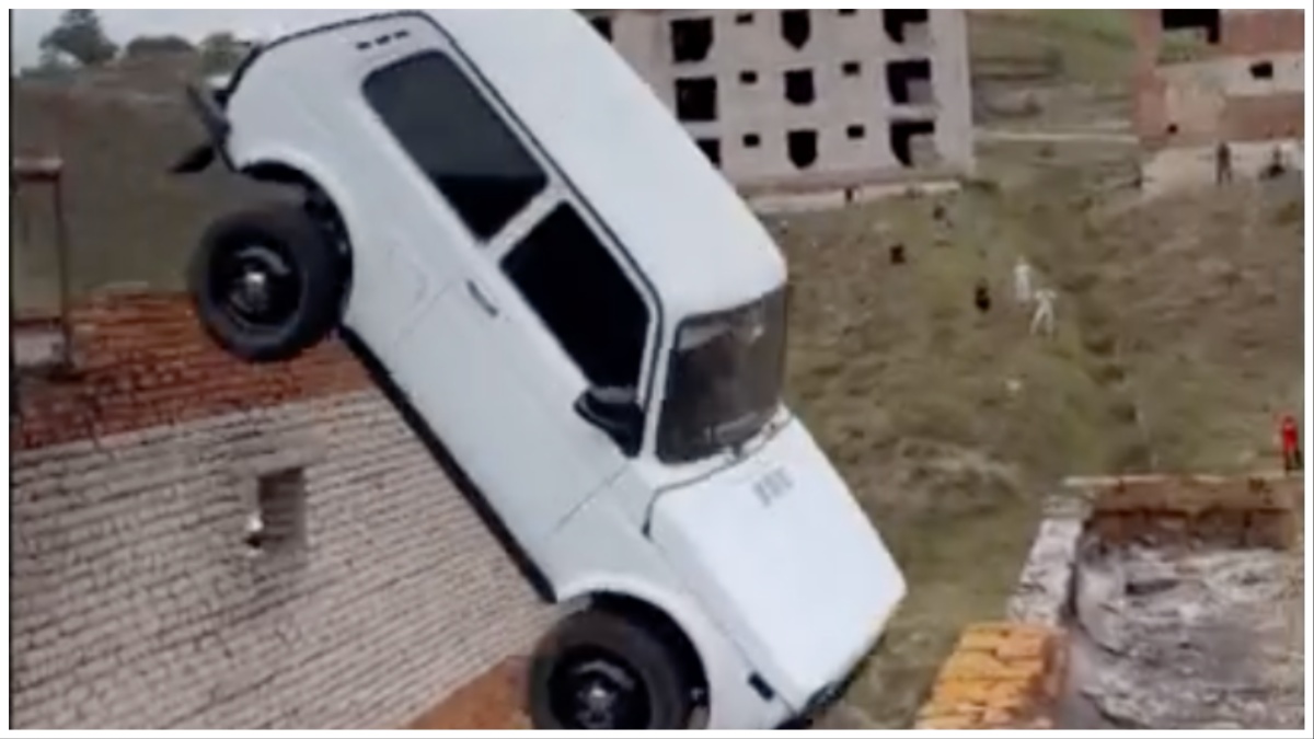 Russian Thrillseeker Fails Attempt at Jumping Car Between Buildings and ...