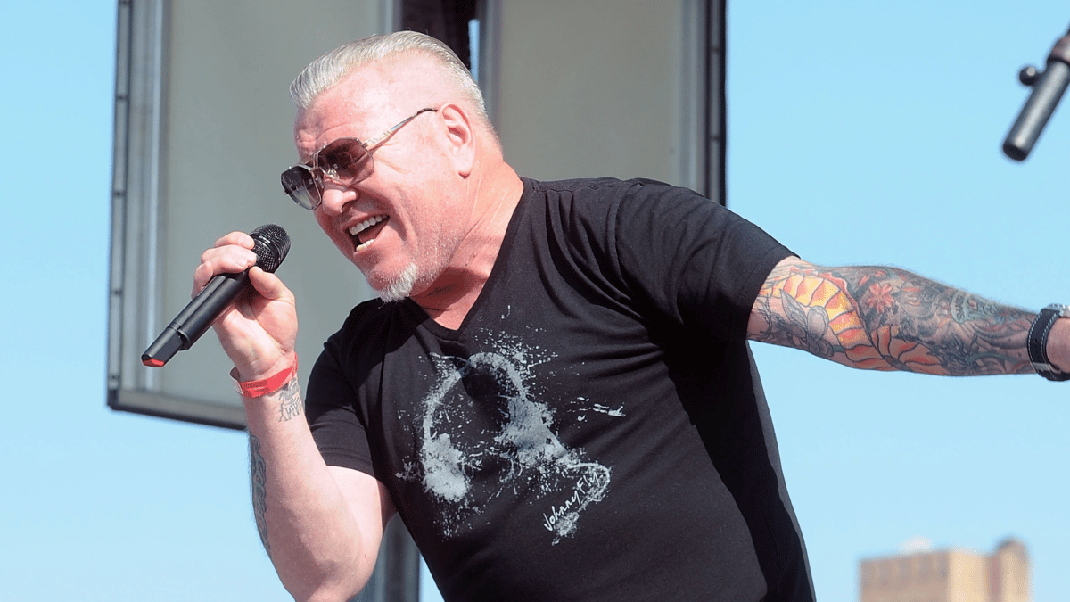 Smash Mouth Singer Steve Harwell Enters Hospice As Ongoing Health ...