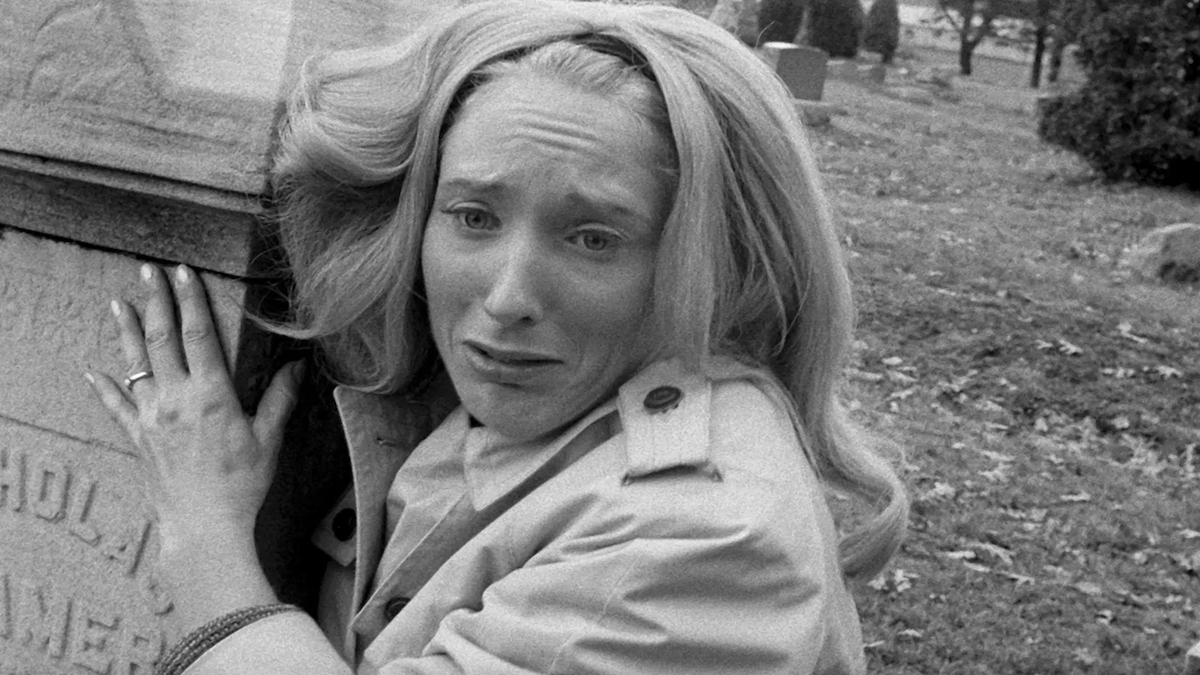 10 Dumb Horror Movie Characters Who Don’t Know a Skeleton From a Spatula