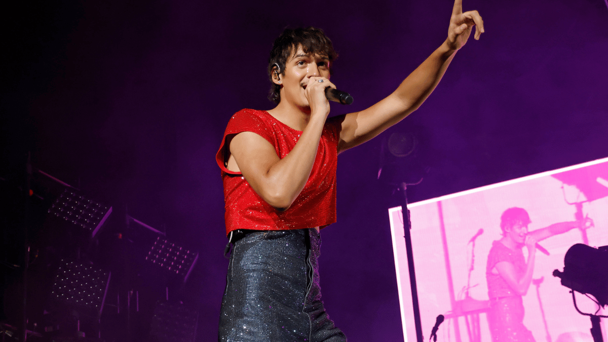 Is Omar Apollo Gay? His Coming Out Story, Explained