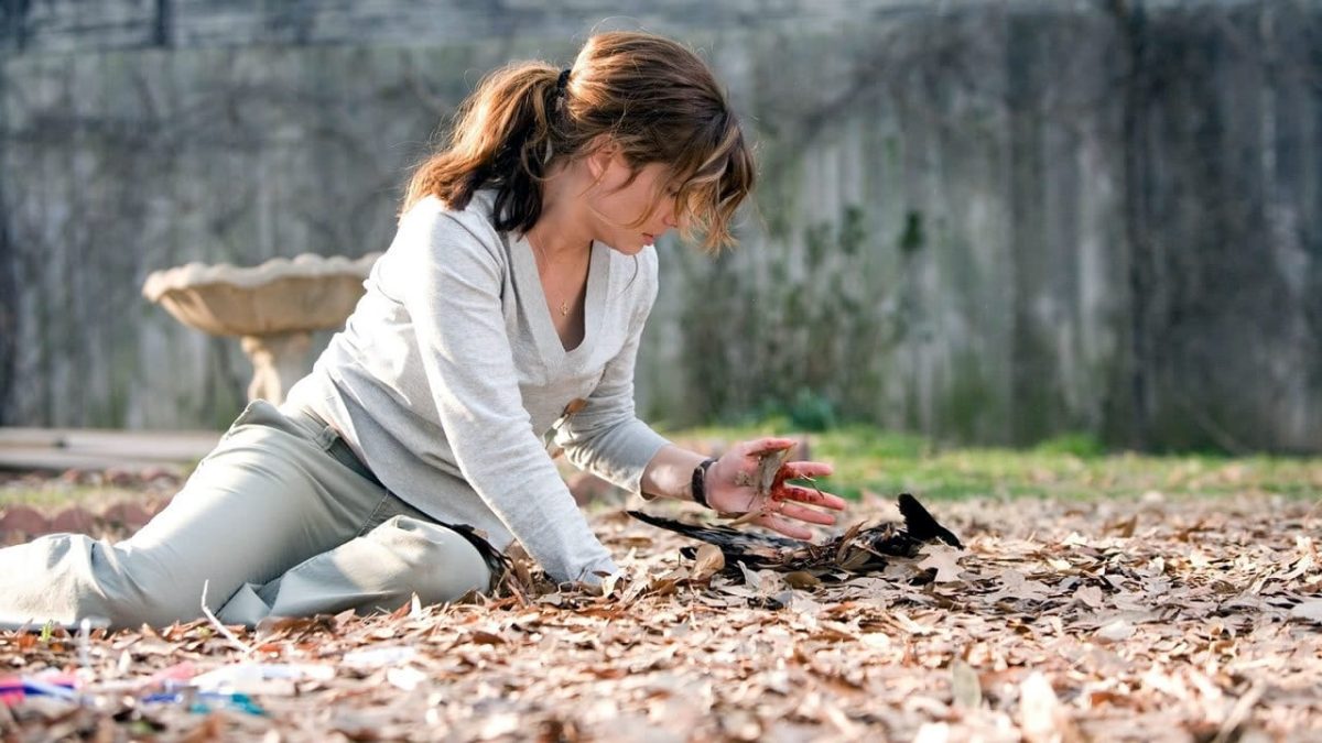 A Lamentably Laughable Supernatural Thriller Wakes the Dead on Netflix