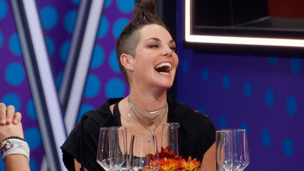 ‘It Wasn’t Accidental’: Bowie Jane Explains Her ‘Floater’ Strategy ...