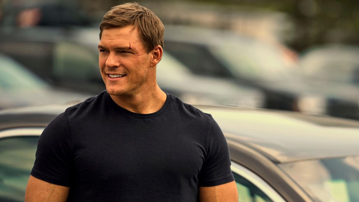 Alan Ritchson’s workout routine explained