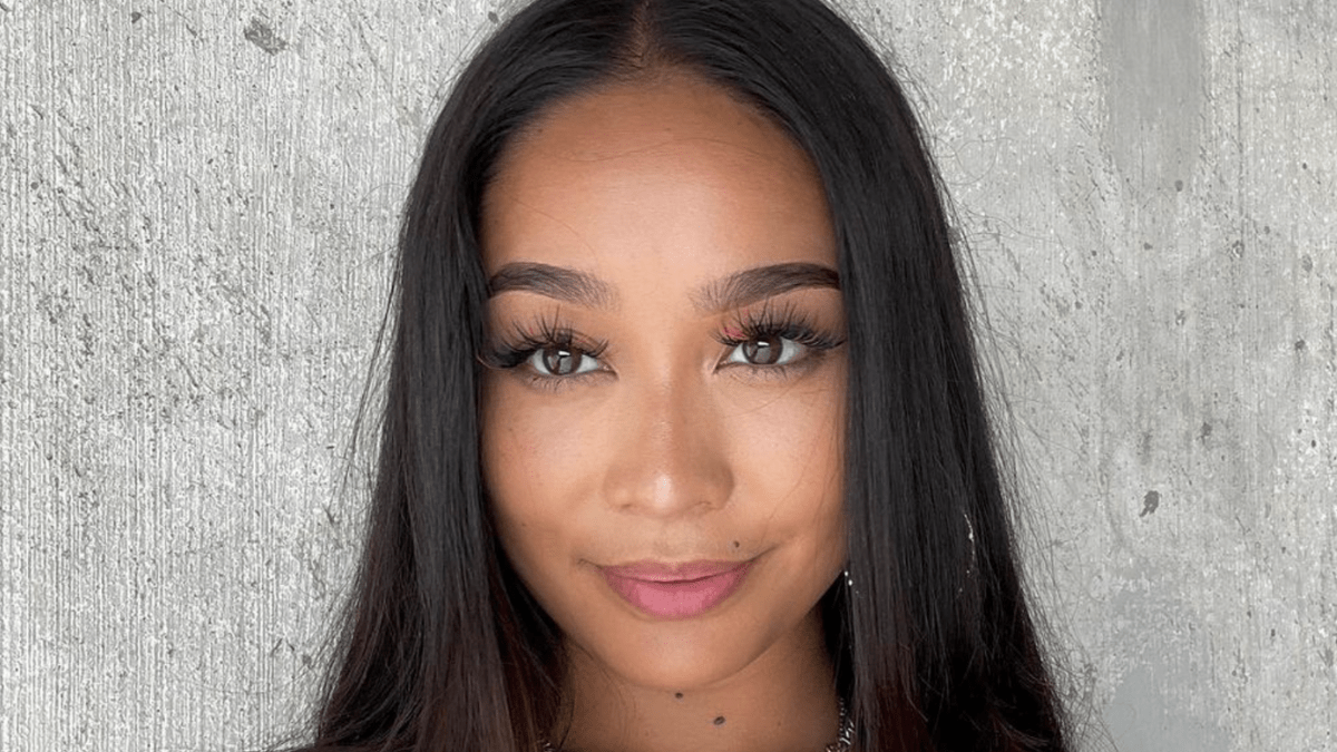 What Is ‘The Bachelor’ Star Lea Cayanan’s Biggest Pet Peeve, and Is It ...