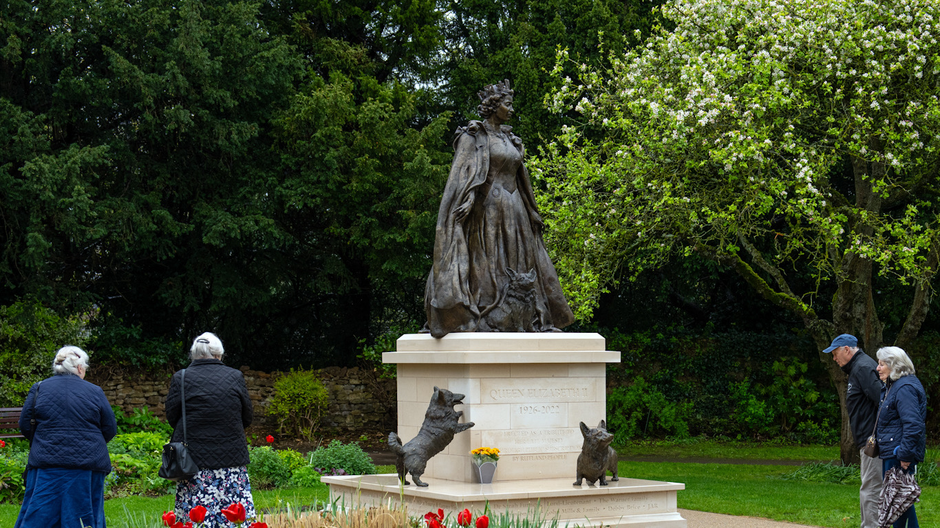 The Queen Elizabeth II Statue, Explained