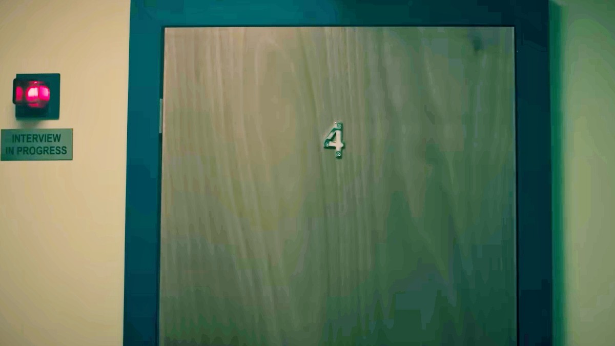 Not Even an Unhinged Daughter’s Murder Plot Can Stop an Annoying Bird ...