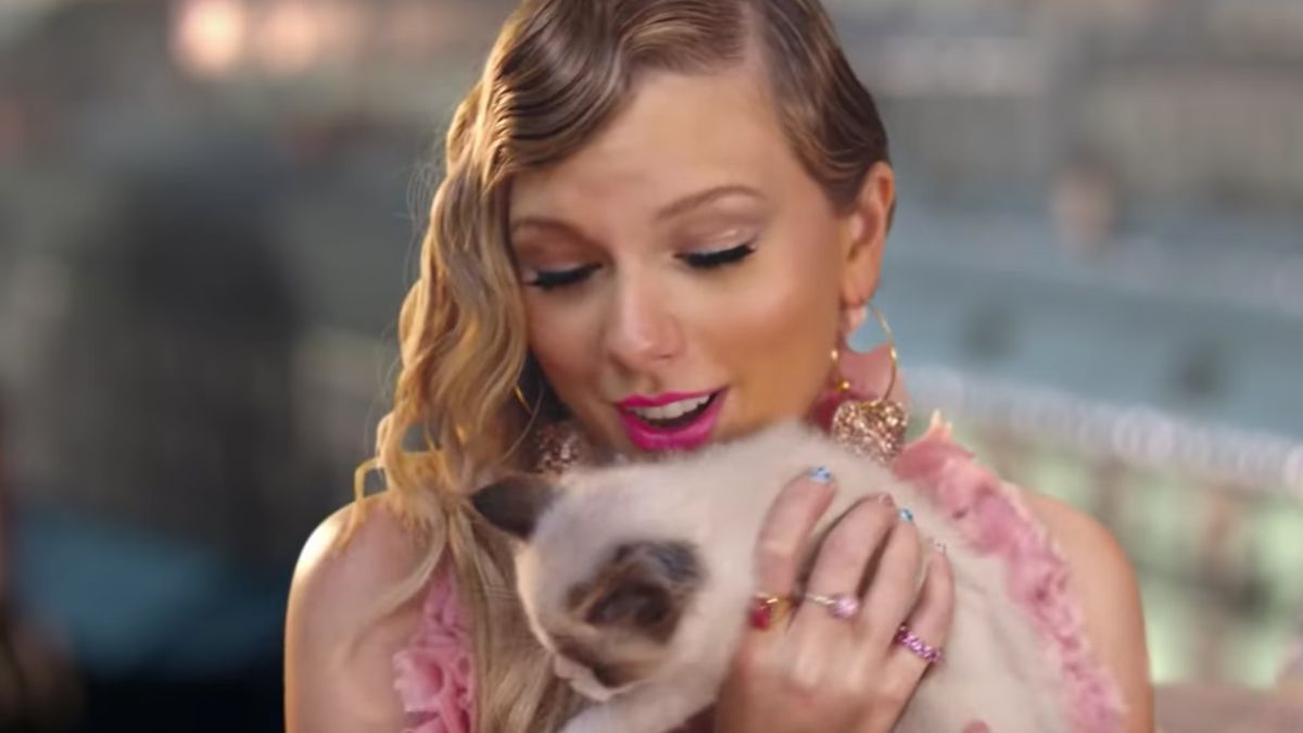 'She Was Such a Legend': Gracie Abrams Recalls How Taylor Swift Reacted ...