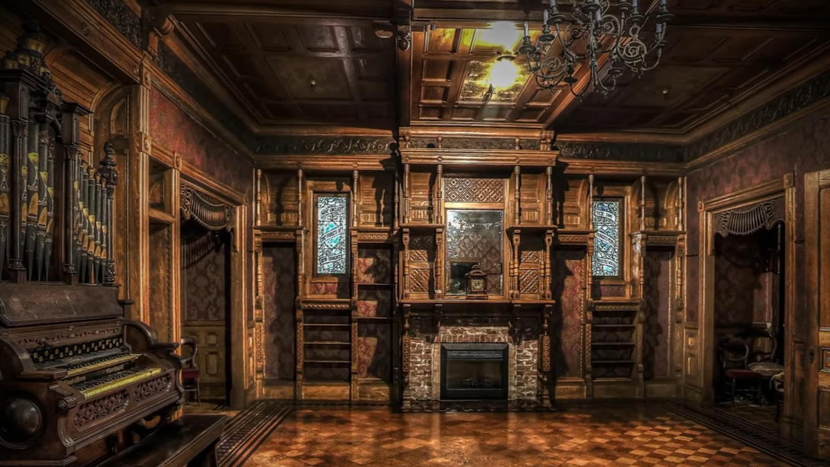 The Bizarre Story of The Winchester Mystery House, Explained
