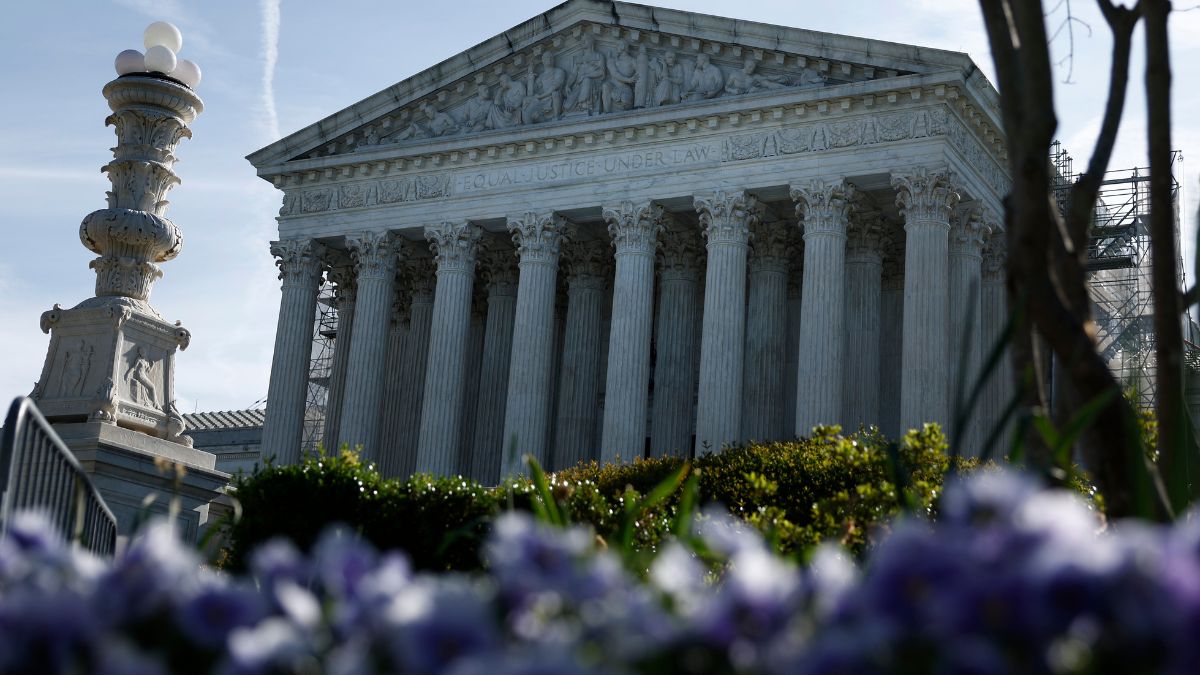 How Many Supreme Court Justices Are There, and Which Ones Lean ...