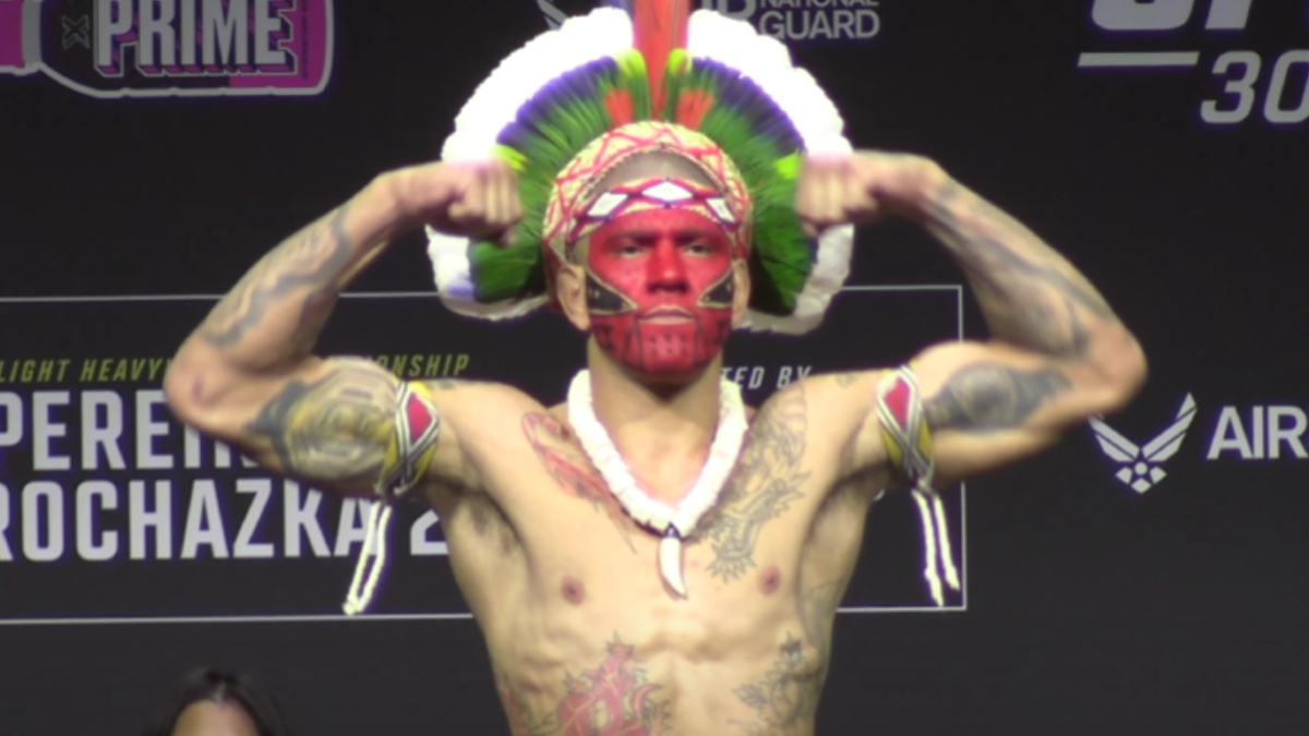 How Tall Is Alex Pereira?