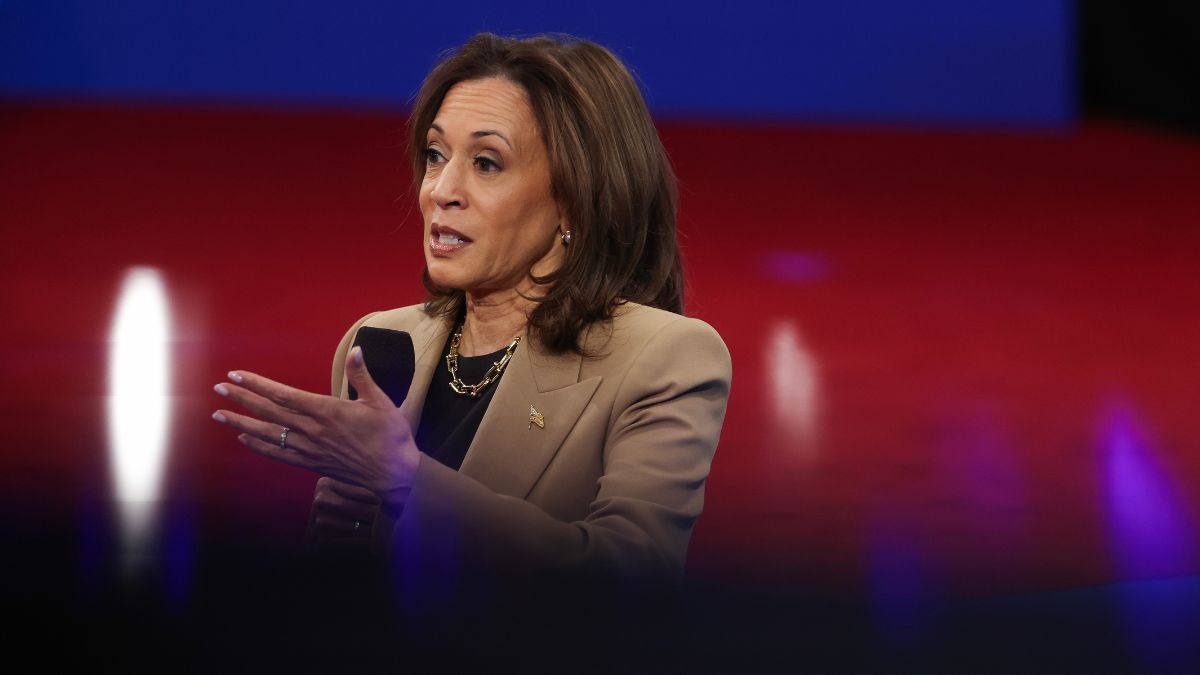 Was Kamala Harris Really Caught Using a Teleprompter in an Unscripted ...