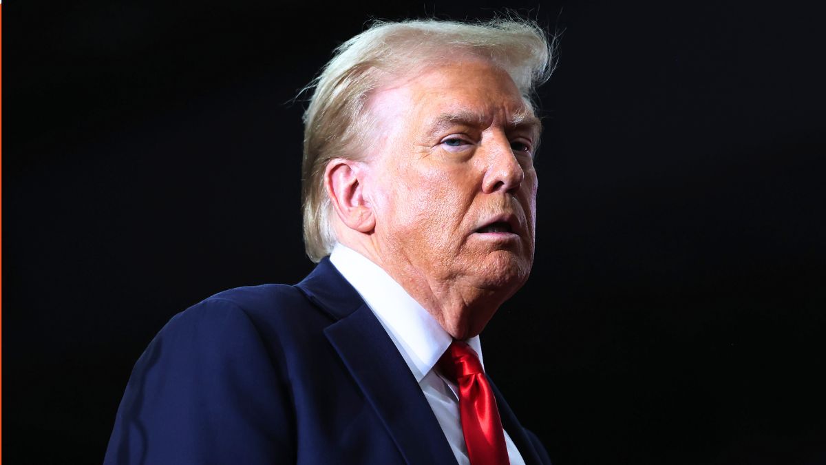 Donald Trump Abandons Supporters in the Desert at Coachella, Proving He ...