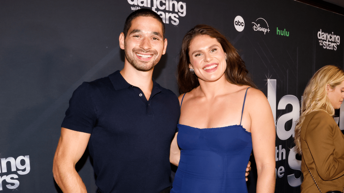 'We are going to win': 'DWTS' finalists Ilona Maher and Alan Bersten ...