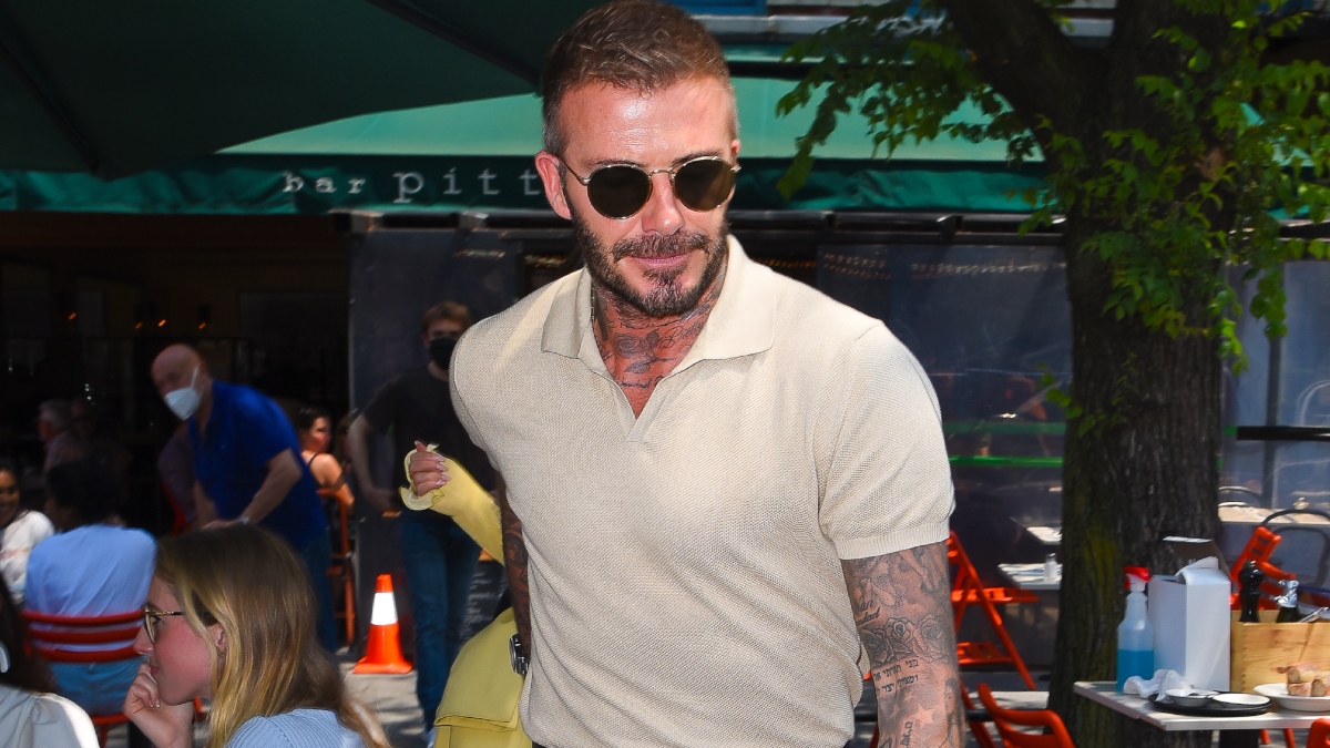 ‘The GOAT’: Even in a simple white T-shirt David Beckham makes everyone ...