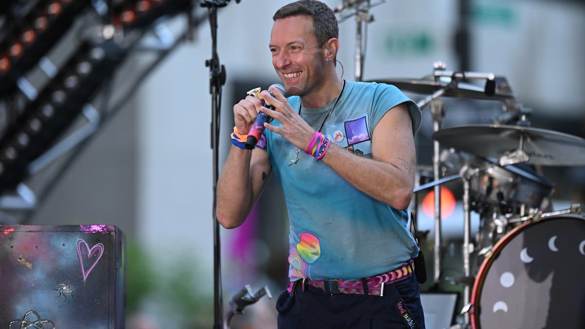 Anyway, here's Coldplay's Chris Martin falling through a trap door mid ...