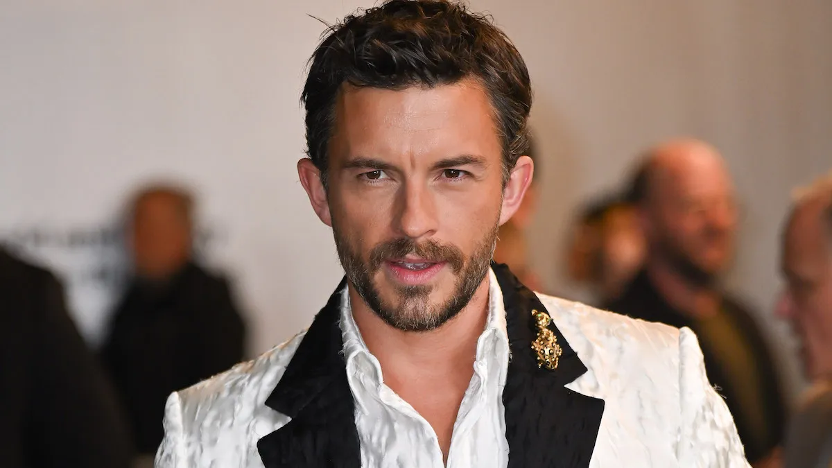 ‘He can train in my bed next time’: Jonathan Bailey puts the ‘wink’ in ...