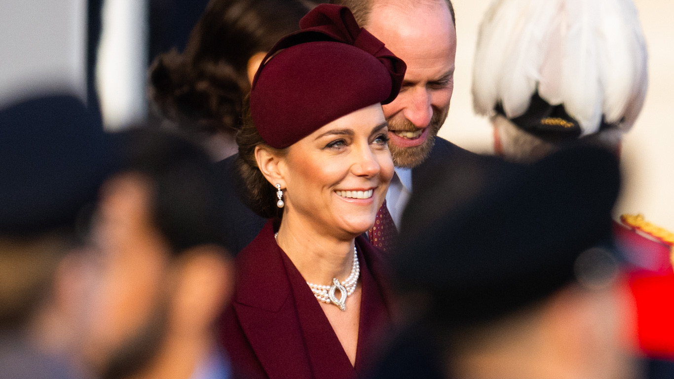 Princess of Wales Kate Middleton proves she's ‘Queen of the Curtsies ...