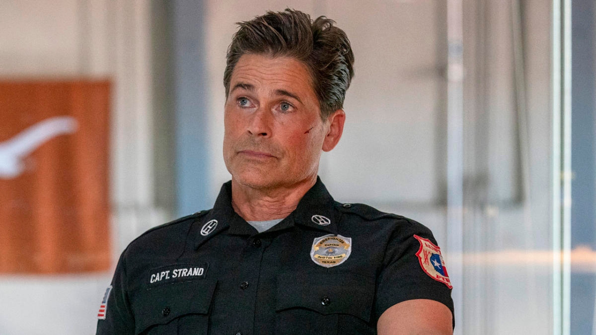 You'll never believe what happened to Rob Lowe on the '9-1-1: Lone Star ...