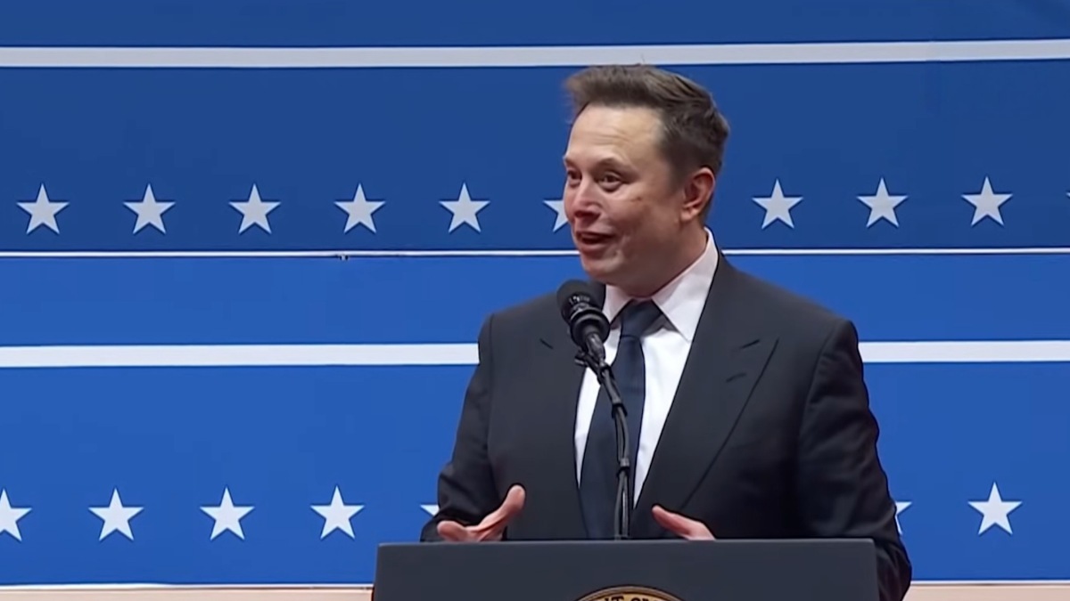 'Put him in the pool and delete the ladder': The internet has realized ...